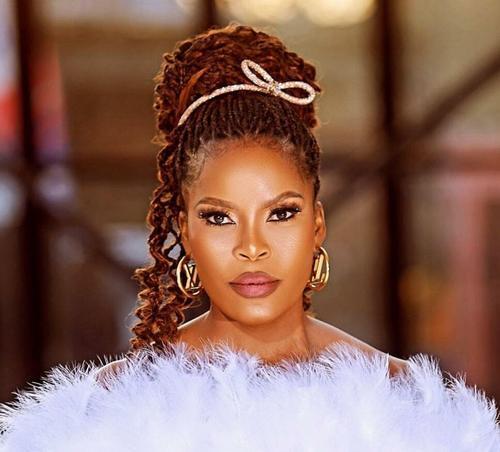 WATCH: Skeem Saam's Hellen Motsuki shares exclusive first-class flight benefits | Bona Magazine