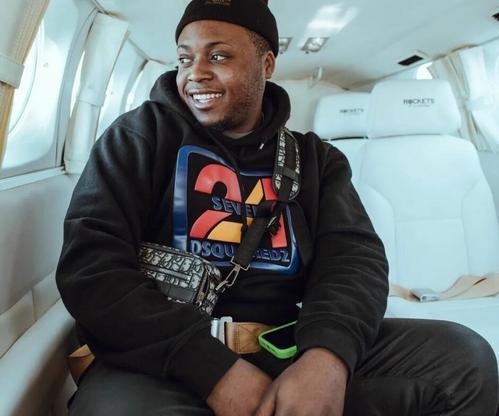 Kelvin Momo celebrates milestone of reaching 30 million streams in one ...