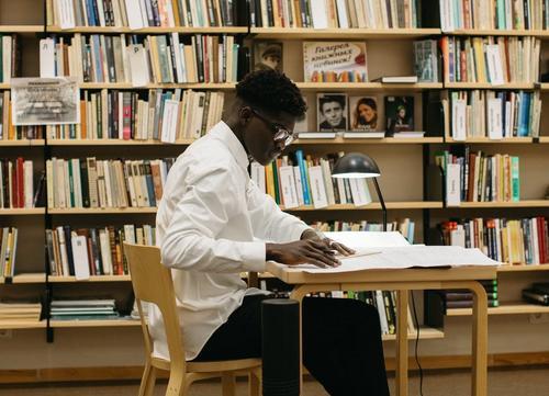 WATCH: How to prepare for your classes in university | Bona Magazine