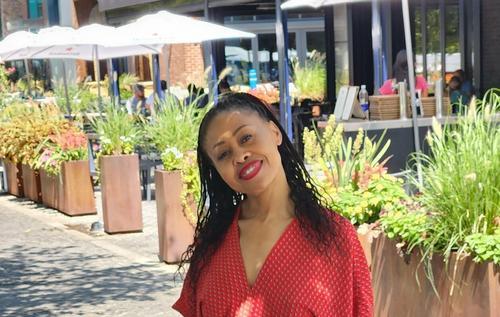 'I'm not a bloody media house' - Redi Tlhabi checks internet user ...