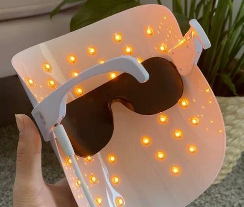 5 Interesting skin benefits of LED light therapy | Bona Magazine