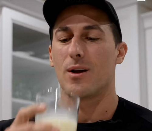 'I start the day with a cup of breast milk' - Bodybuilder explains ...