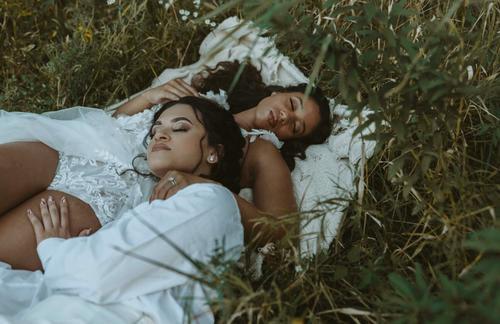 What is earthing, and how is it good for you? | Bona Magazine