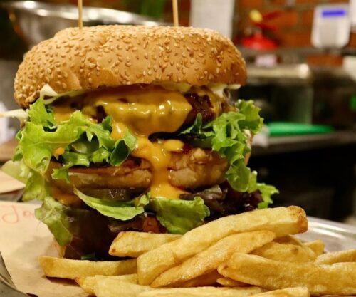 Popular burger spots to visit in the Mother City | Bona Magazine