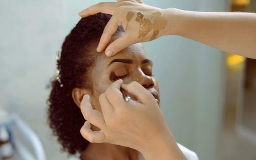 How to prep your face before using makeup | Bona Magazine