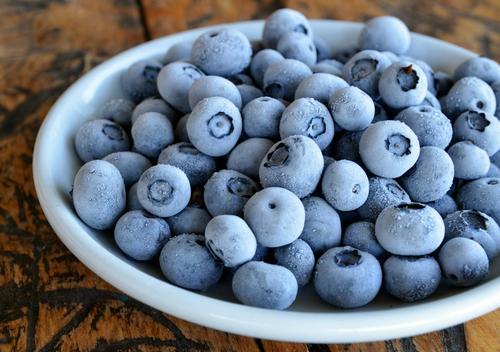 Surprising health benefits of frozen blueberries | Bona Magazine