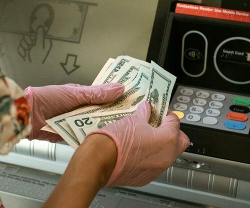 Stay alert at the ATM: Safety tips to avoid being scammed | Bona Magazine