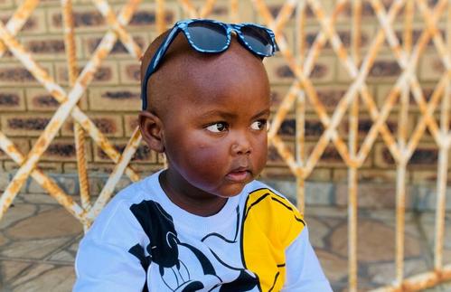 Boy's innocent remark about mom's weight leaves internet in stitches ...