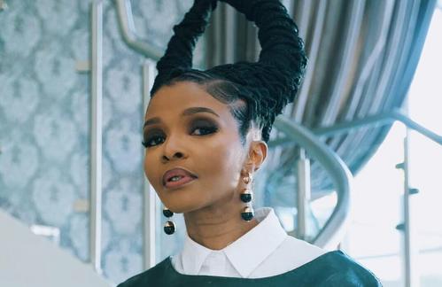 Internet users demand Simphiwe Dana’s apology to Nomzamo Mbatha