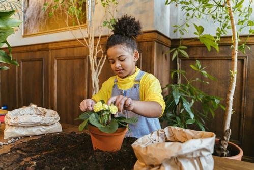 How to encourage your child to get into gardening | Bona Magazine