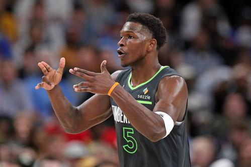 Edwards 44 leads Wolves past Grizzlies | Bona Magazine