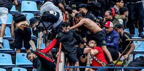 Mayhem erupts in Loftus Stadium after Mamelodi Sundowns’ victory over ...