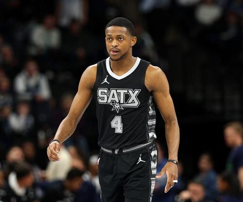 De'Aaron Fox signs $229m Spurs contract extension | Bona Magazine