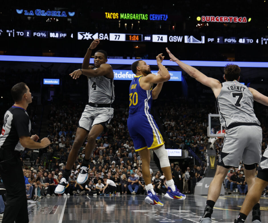 Stephen Curry dominates as Warriors edge Spurs in nail-biter | Bona ...