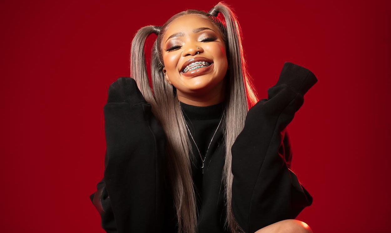 Babalwa M Performs While Seated—Reactions Spark Debate