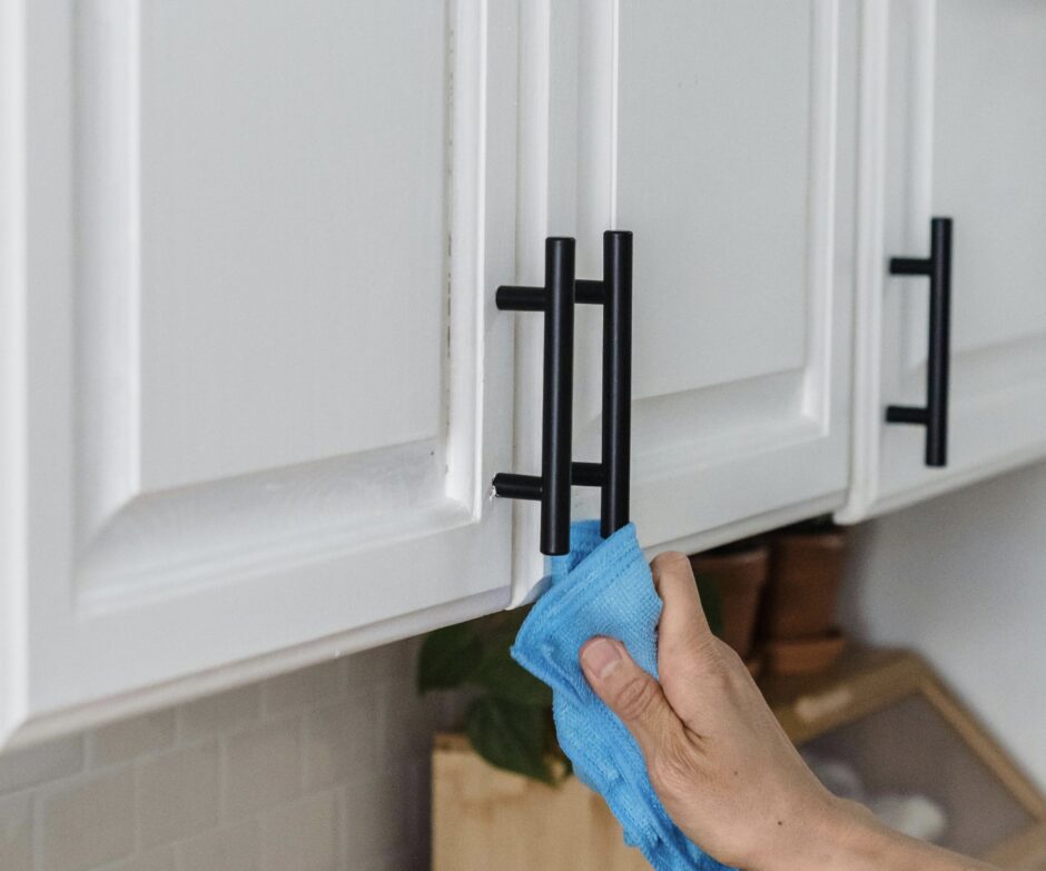 How to clean wood kitchen cabinets