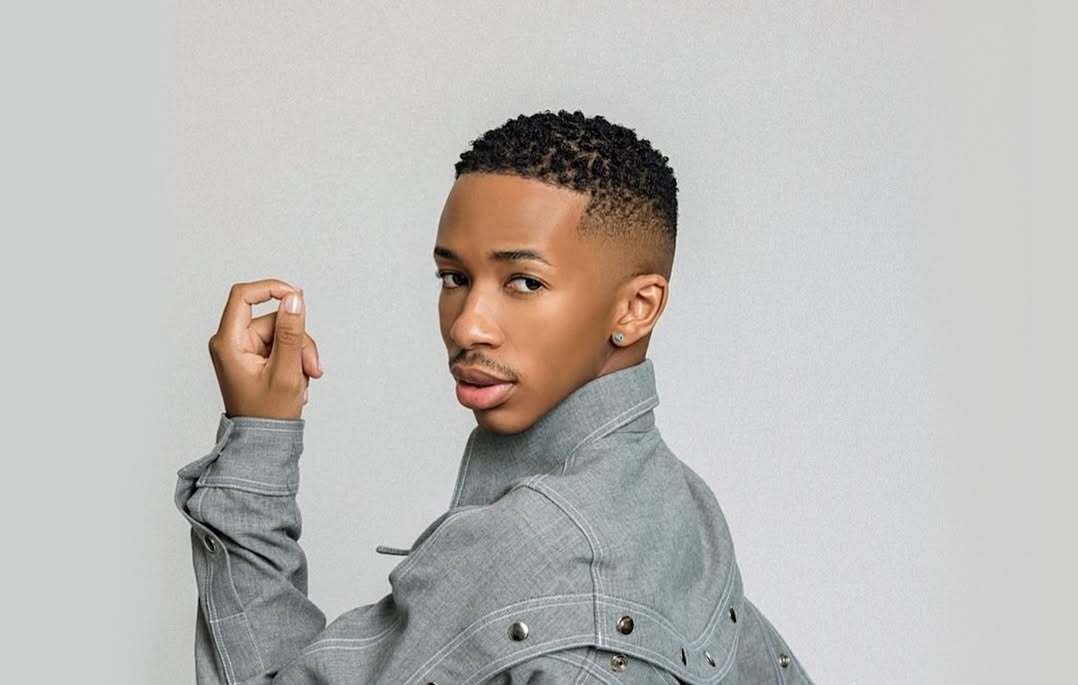 Lasizwe Dambuza inspires followers to stay true to themselves online
